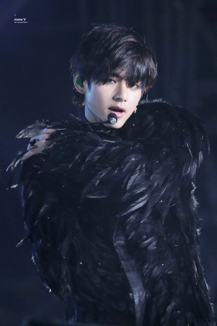 BTS ’s V Went Viral… Yet Again - ZAPZEE - Premier Korean Entertainment ...
