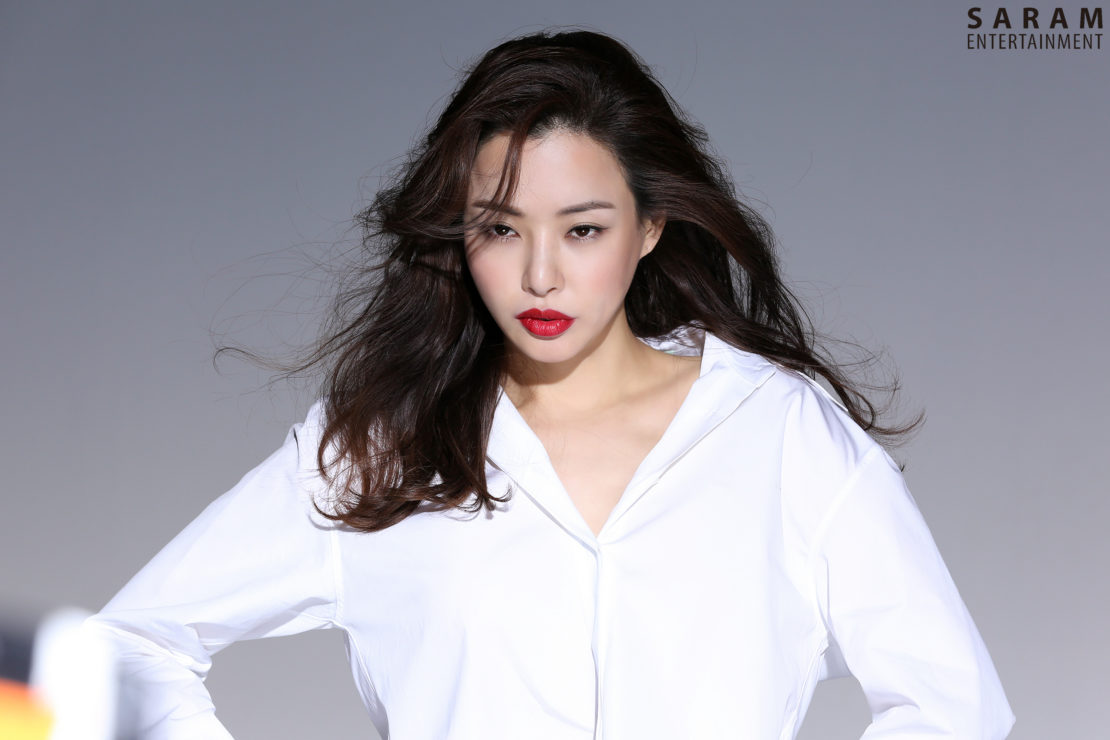 Lee Ha Nee Shares Photos from Her Tea Meeting - ZAPZEE - Premier Korean ...