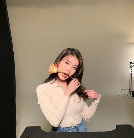 IU Is the Goddess of Spring in Her New Instagram Update - ZAPZEE ...