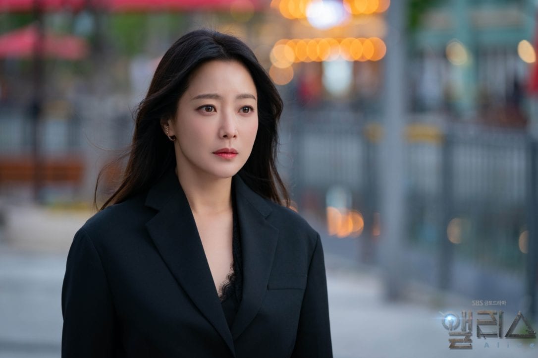 Top Actresses Are Making Their Comeback to the Small Screen - ZAPZEE ...