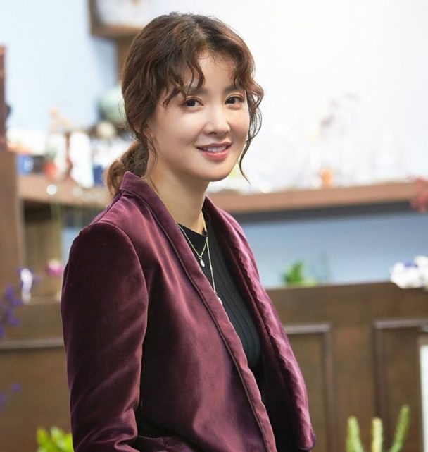 Lee Si Young Reveals Her Son, Husband, and Luxury House - ZAPZEE ...