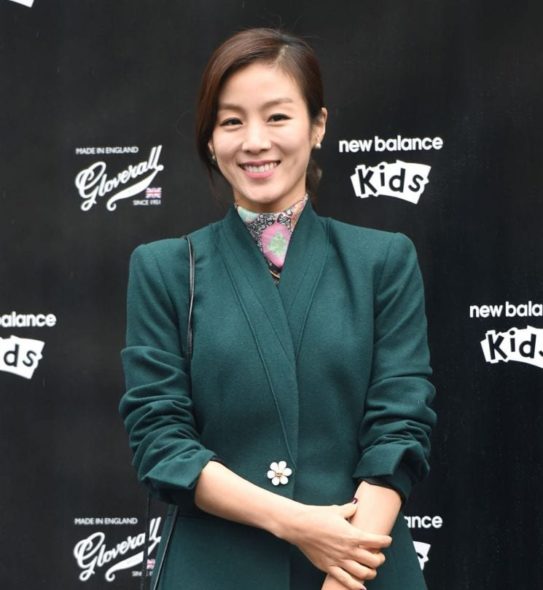 Moon Jung Won to Halt All Social Media Activities and Take Time to ...