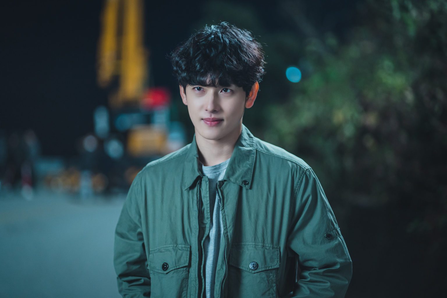 Im Si Wan Transforms into a Fierce Tax Inspector in Upcoming Wavve ...