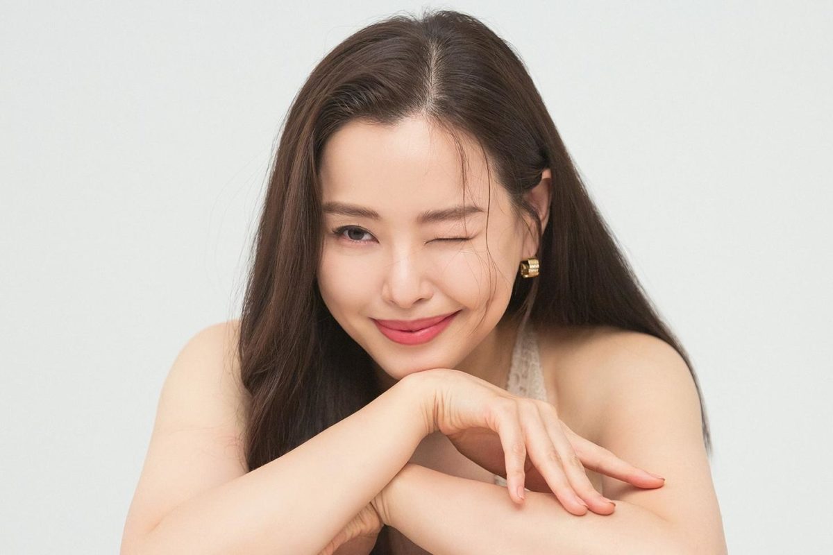 Lee Ha Nee Spotted Leaving for the States With Her Boyfriend - ZAPZEE ...