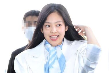 Jennie's Brave Face: BLACKPINK Star Smiles Through Injury on Paris ...