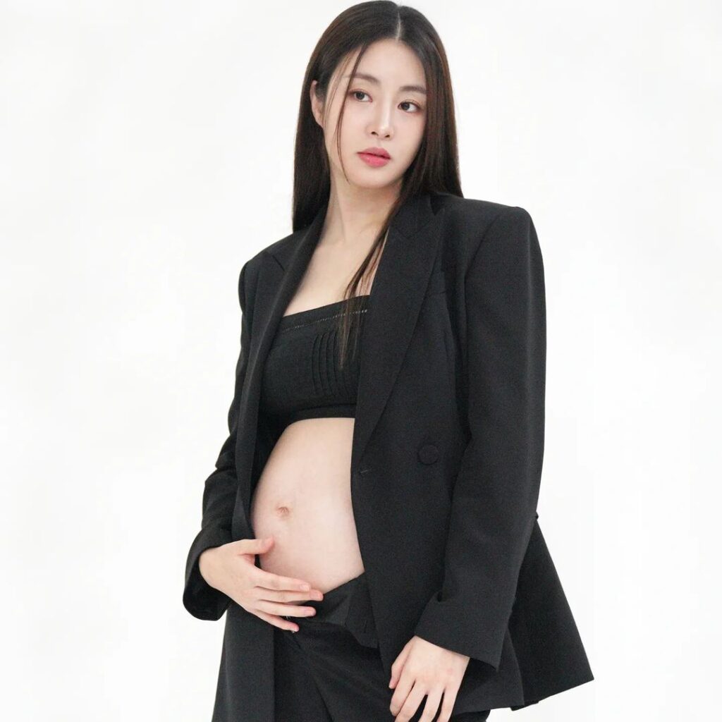 Kang So Ra Shares More Beautiful Pictures From Her Maternity Photoshoot ...