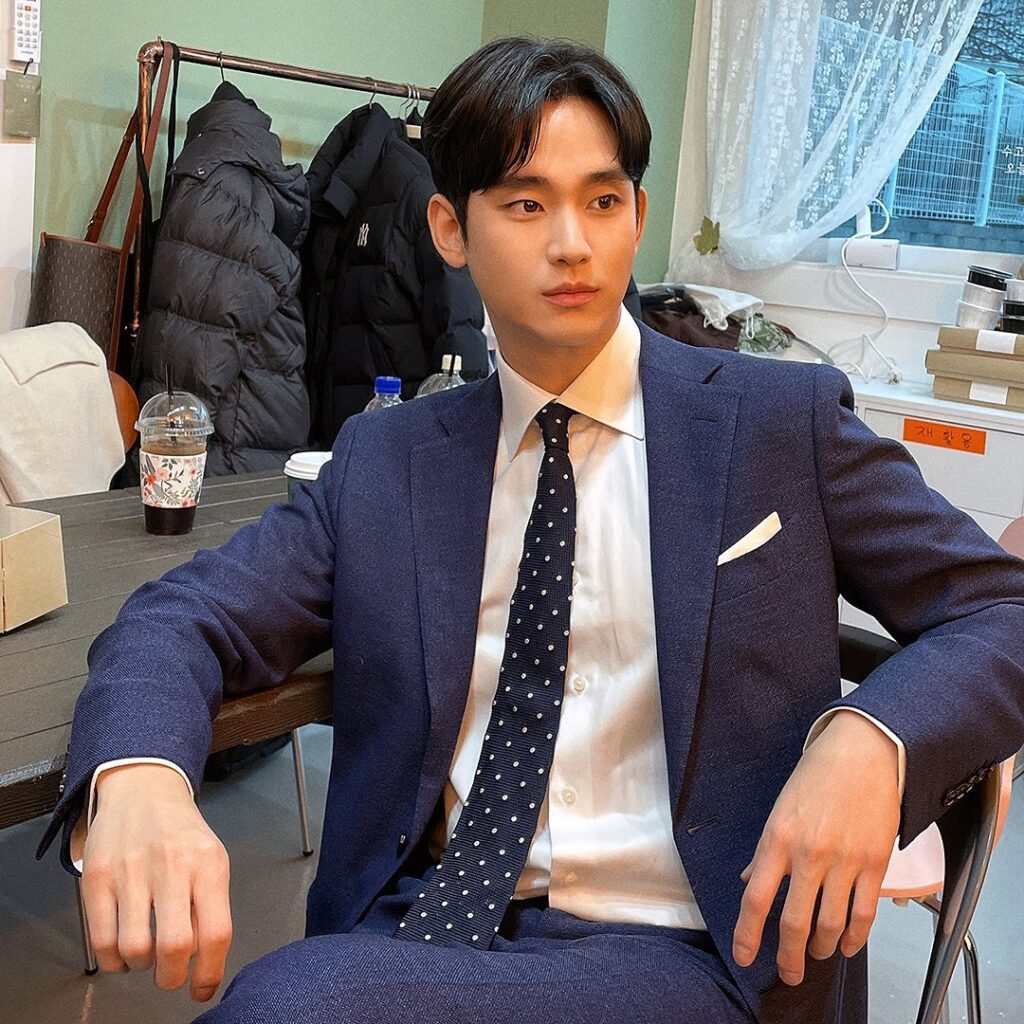 Kim Soo Hyun Hits Real Estate Jackpot as Luxury Apartments Nearly ...