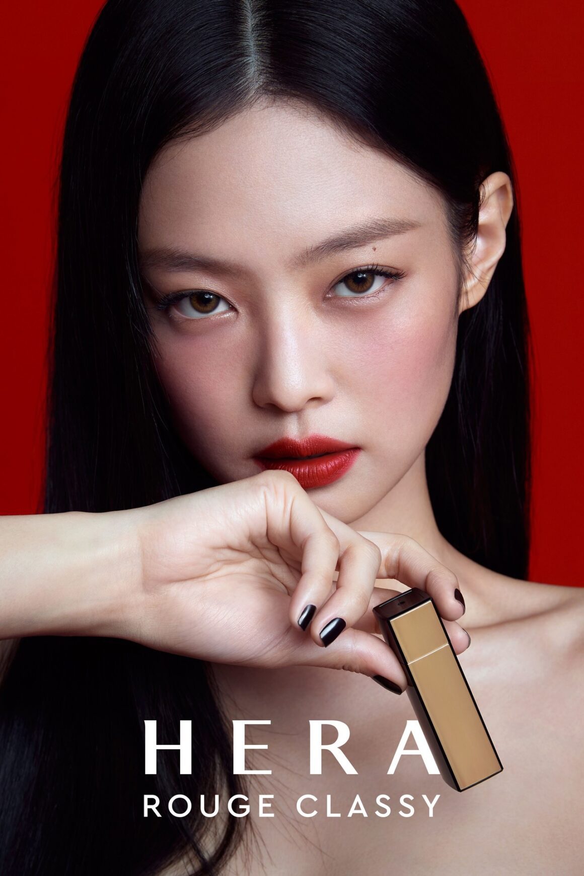 Hera Bids Farewell to Jennie, Felix Emerges as Next Model