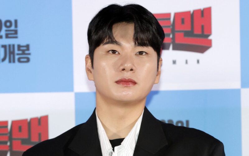 Lee Yi Kyung's Accuser Claims Sexual Texts Are Real, Says She Lied Out ...